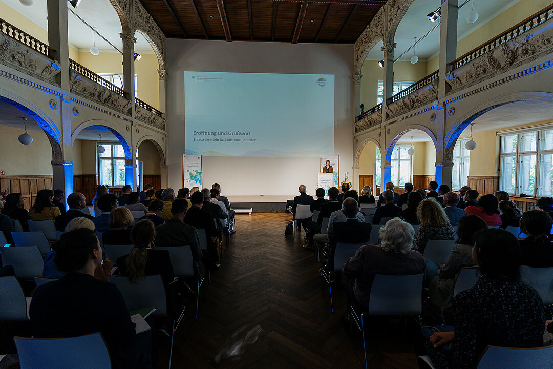 Staatssekretärin Dr. Christiane Rohleder begrüßt deutsche GreenTech ...